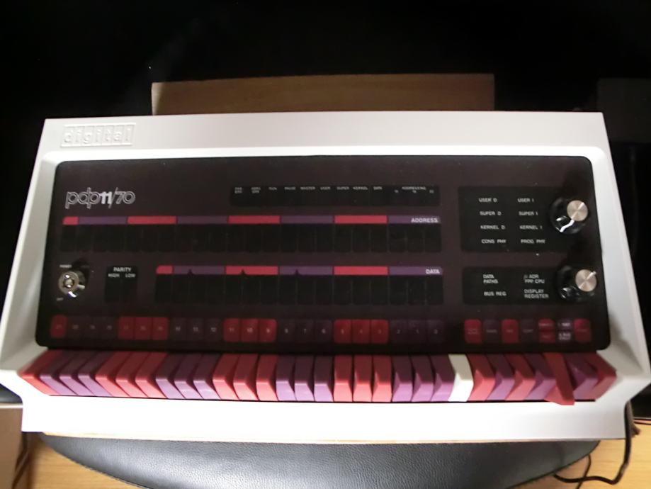 PiDP-11, moderna replika DEC PDP 11/70