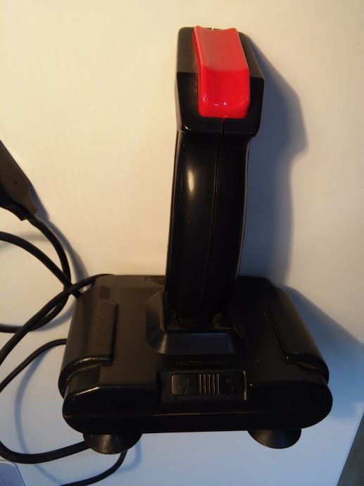 QUICK SHOT JOYSTICK za AMIGA, COMMODORE ATARI, AMSTRAD SPECTRUM...