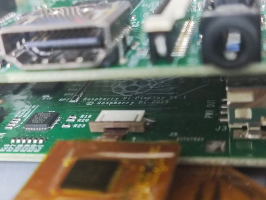 Rasperry 3 + Rpi Touch Screen 7 + RTC + Rpi kućište + original PSU