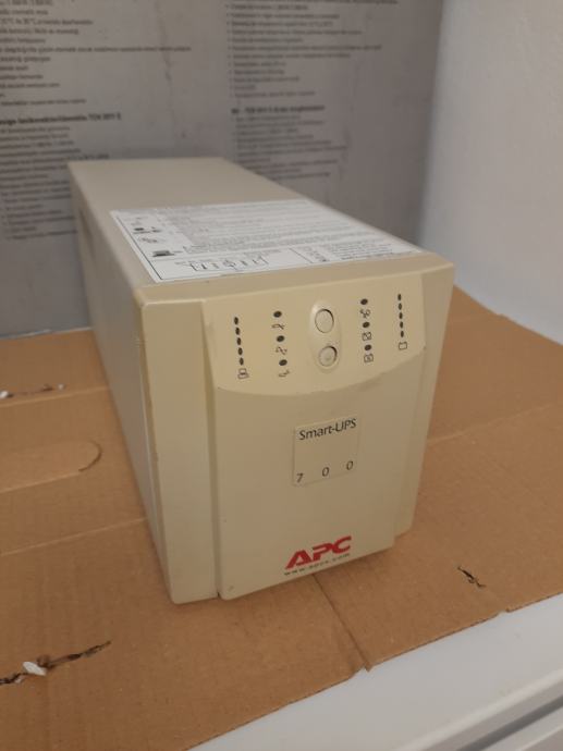 UPS APC 700 Smart (450 W) u Bjelovaru