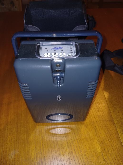 Prijenosni koncentrator kisika AirSep