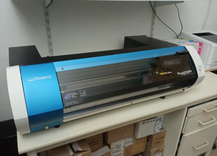 Roland BN-20 printer cutter