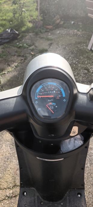 Elektricni moped za invalide