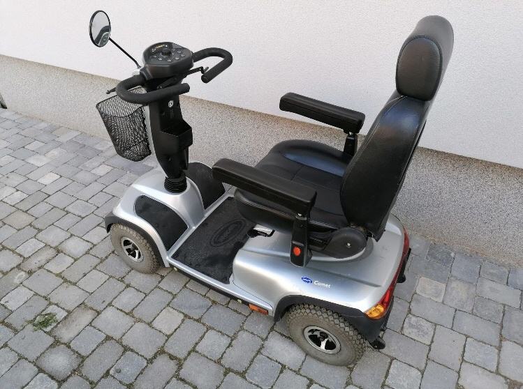 Invalidski električni skuter Invacare COMET