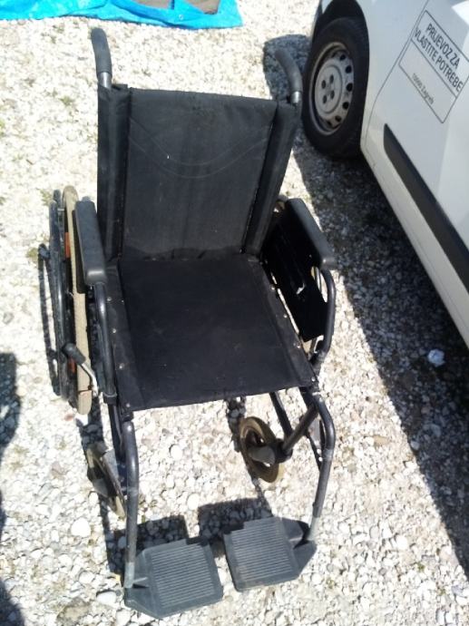 Sklopiva invalidska kolica