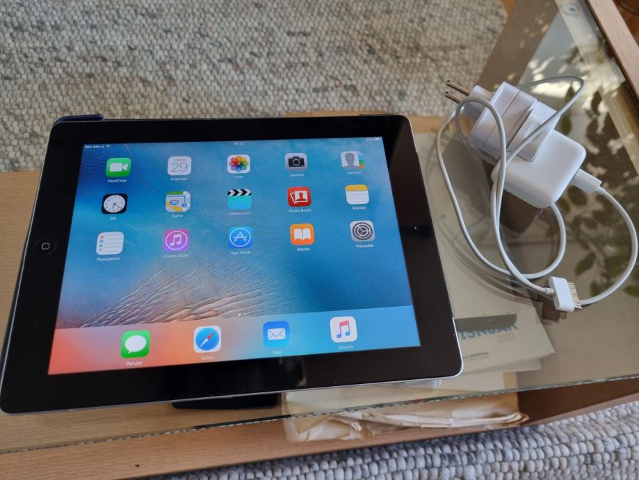 Apple iPad 2 (WiFi + Cellular,) / 32GB