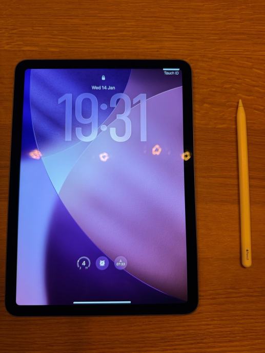 Ipad Air (5th generation) 256 GB+ Apple pencil i maskica