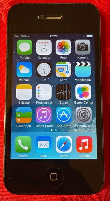 iPHONE 4 16GB CRNI
