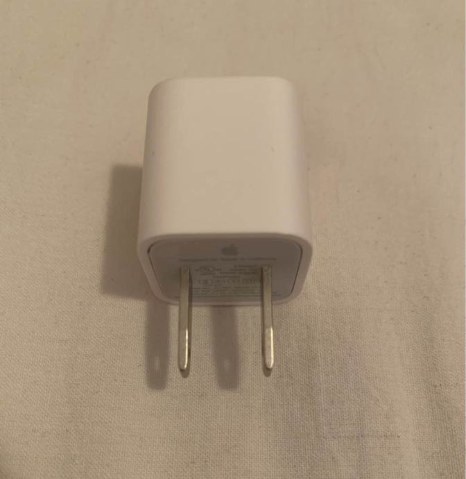 Originalni Apple punjac za iPhone americki adapter