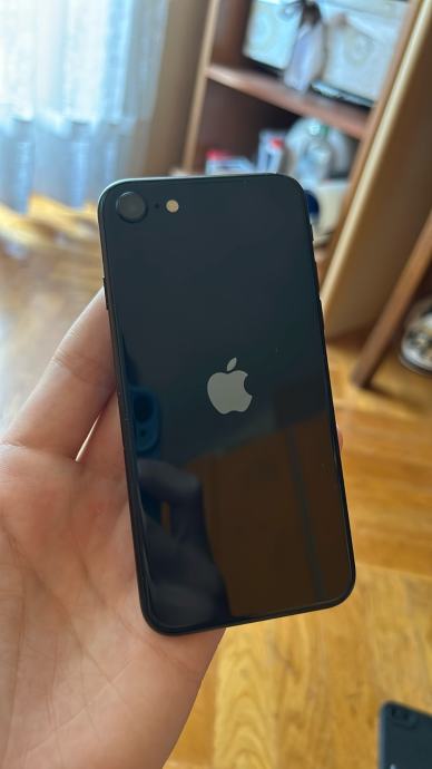 IPHONE SE 3.GEN 2022. 128GB CRNI