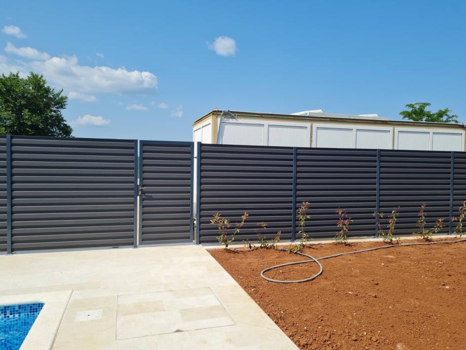 Moderne metalne ograde za zaštitu od pogleda - atraktivno i kvalitetno