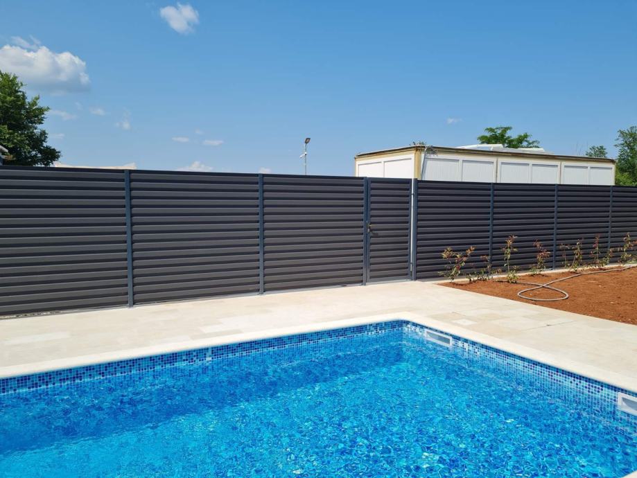 Moderne metalne ograde - zaštita od pogleda - atraktivno i trajno