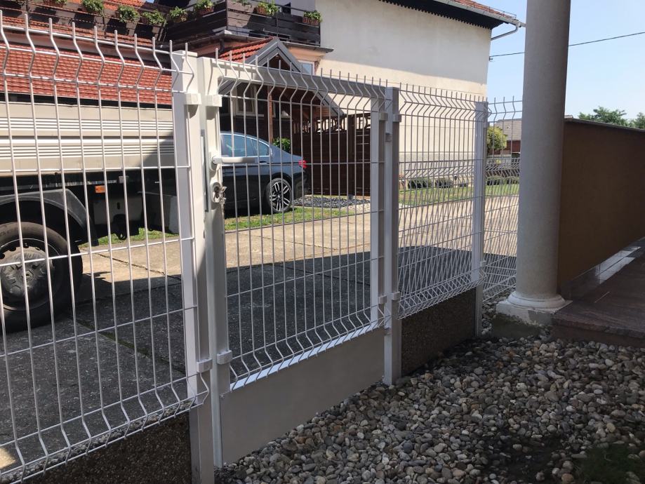 Panelne ograde sa betonskim kulir parapetom - proizvodnja i prodaja