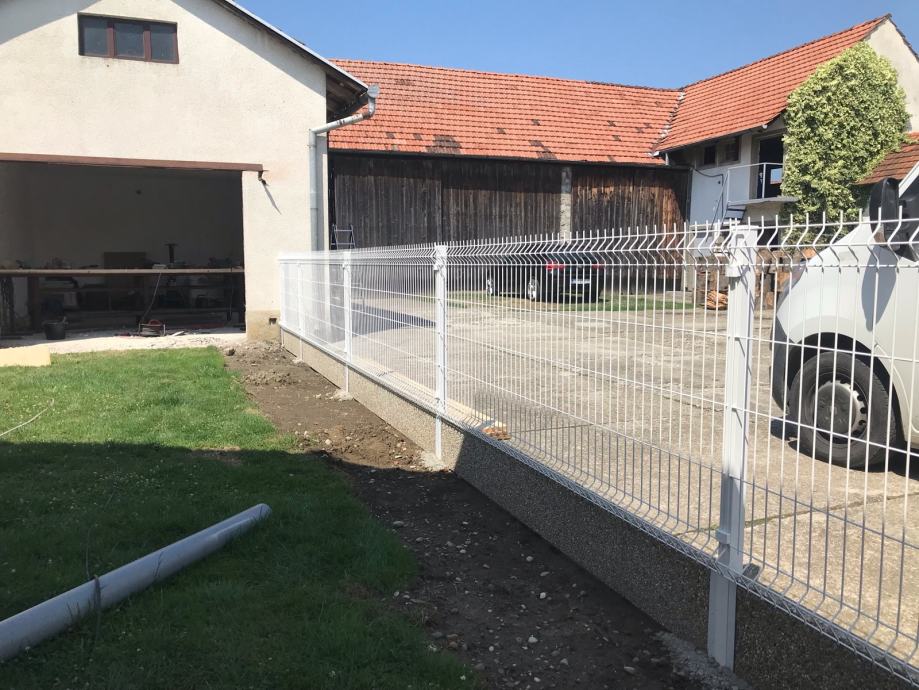 Panelne ograde sa betonskim parapetom - proizvodnja, prodaja i montaža