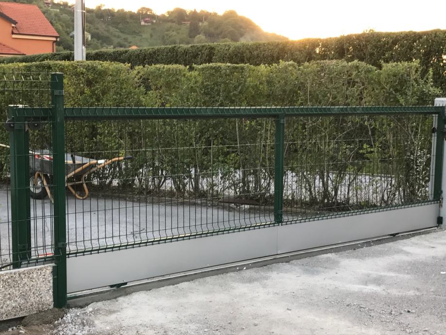 Panelne ograde sa betonskim kulir parapetom - proizvodnja i prodaja