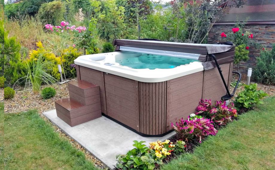 Canadian SPA - Glacia za 5 osoba - vanjski jacuzzi. Na lageru.