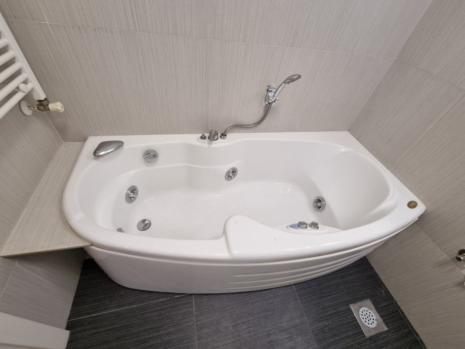 Jacuzzi kada za kupaonicu
