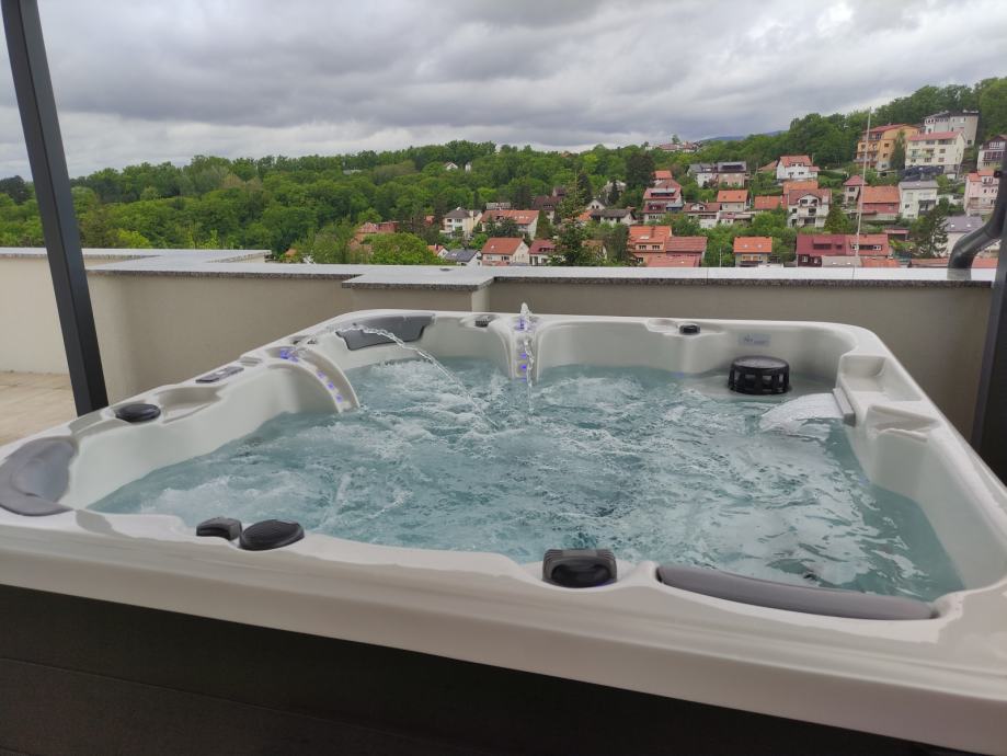 Kvalitetni vanjski hidromasažni bazen PONFIT SPA