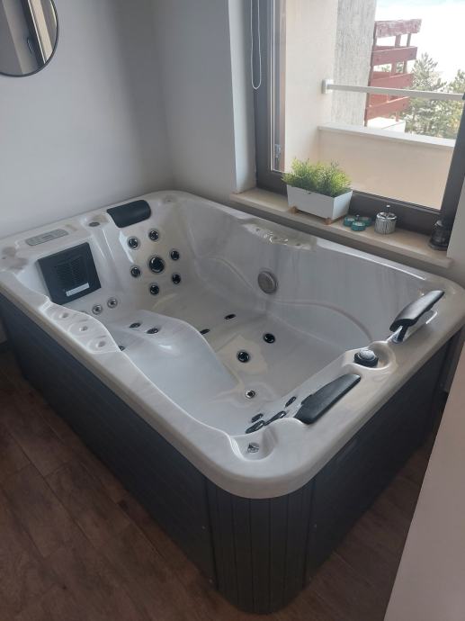 MASAŽNI BAZEN / JACUZZI SANOTECHNIK MODENA