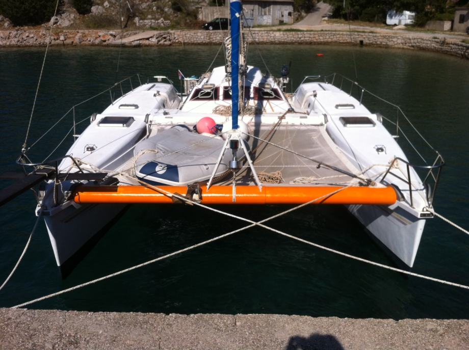 Edel Cat 35 Sport brz i udoban katamaran