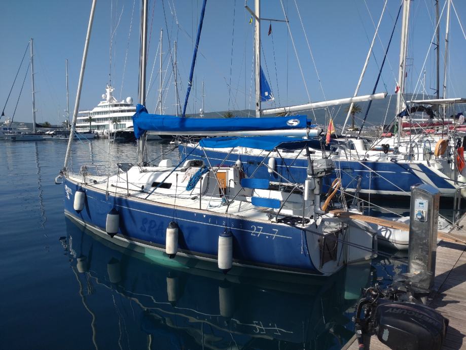 Jedrilica Benetaue First 27.7