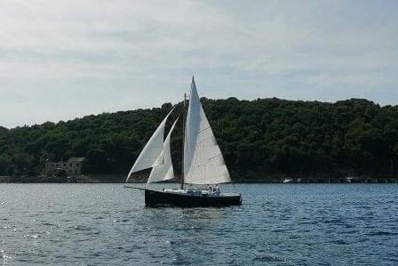 Jedrilica Cape Henry 21 gaff cutter