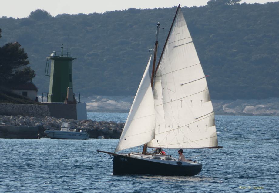 Jedrilica Cape Henry 21 gaff cutter