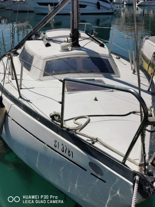 Jedrilica Comet 801 + Elan 401+Yamaha 25