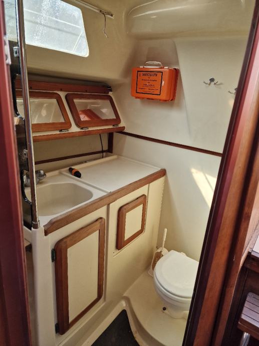 Jedrilica Hunter 35 Legend