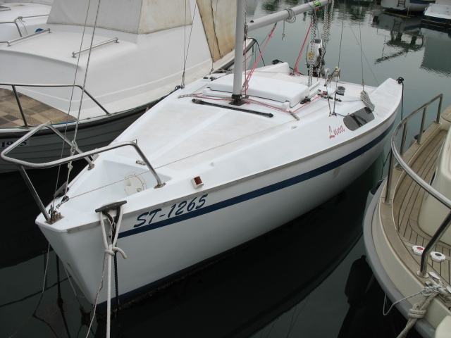 POVOLJNO!!!Jedrilica Microtoner 5.5m