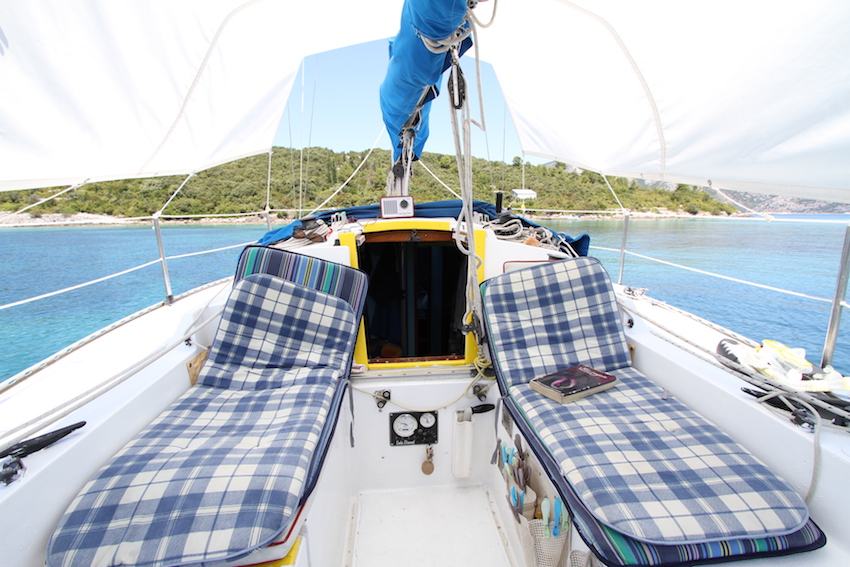 Jedrilica UFO 27 povoljna prodaja