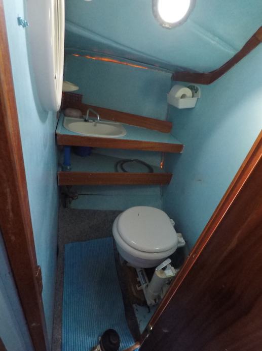 Jedrilica UFO 27 povoljna prodaja