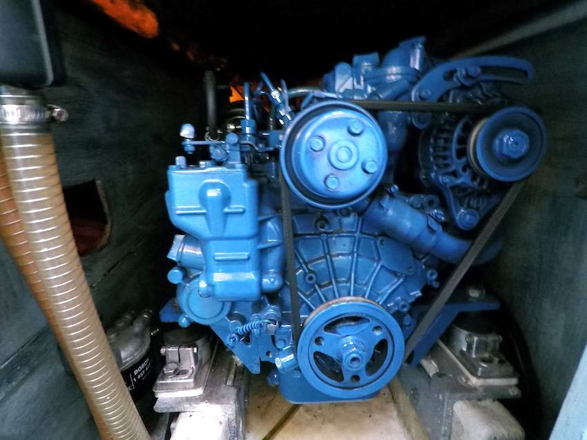 Jedrilica UFO 27 povoljna prodaja