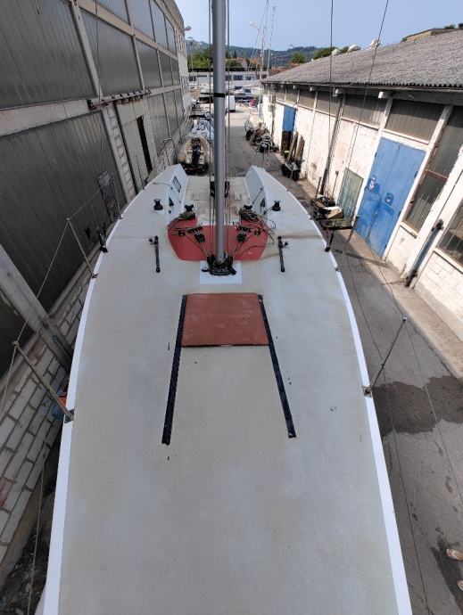 Na prodaju: Natjecateljska jedrilica Racer 33