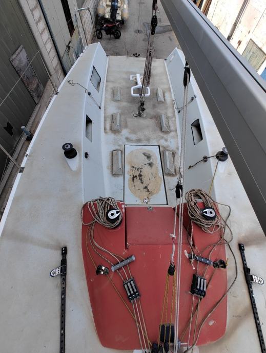 Na prodaju: Natjecateljska jedrilica Racer 33