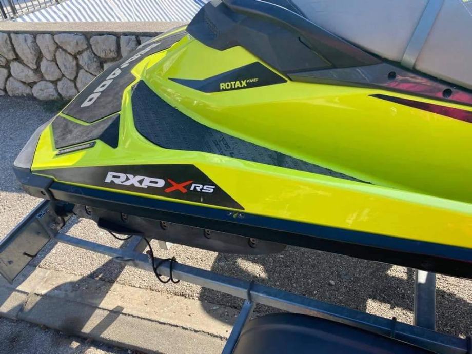 Jet ski Sea Doo RXP-X 300