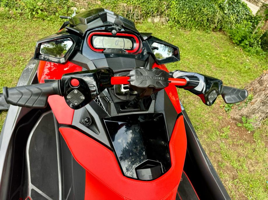 Jetski seadoo RXP-X RS 300