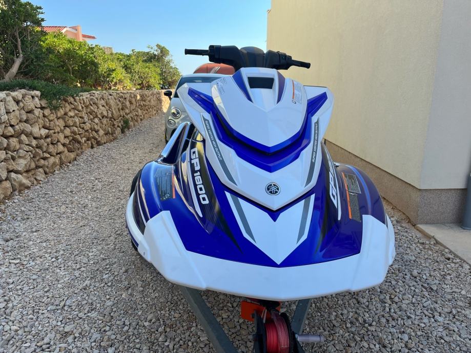 Yamaha jet gp1800 s prikolicom, 260 konja. Moze zamjena za gumenja…..