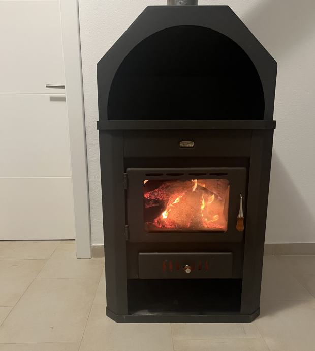 Peć Kamin na drva PRITY 15 kW - kao NOVI