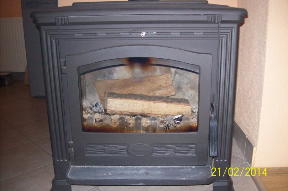 Kamin pec Plamen Tena