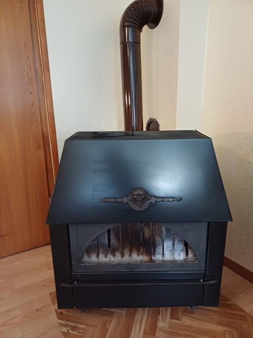 Prodaje se peć na drva alfa plamen