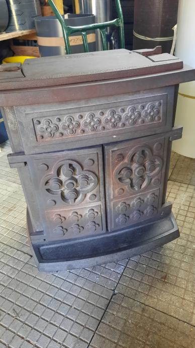 Prodajem gusani kamin