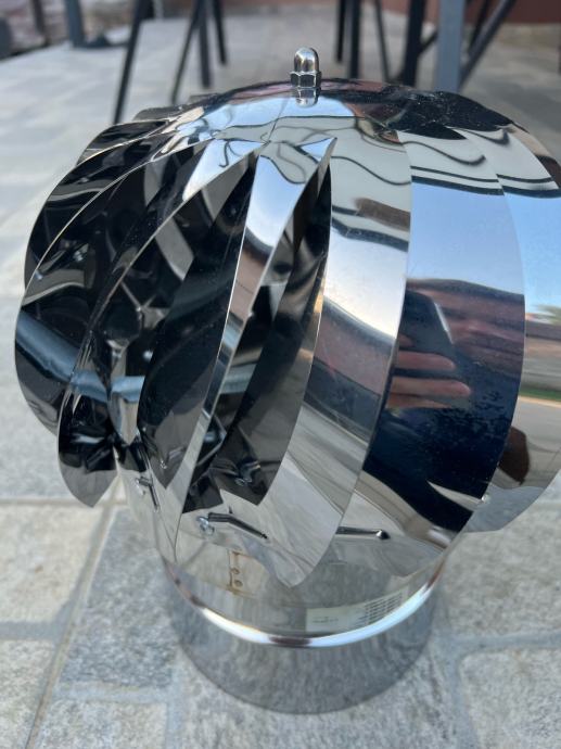 Rotacijska kapa za dimnjak fi160 inox. Novo. Montirano i isprobano.