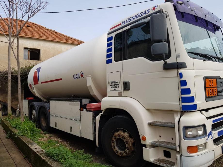 MAN TGA Cisterna, 2004 god.