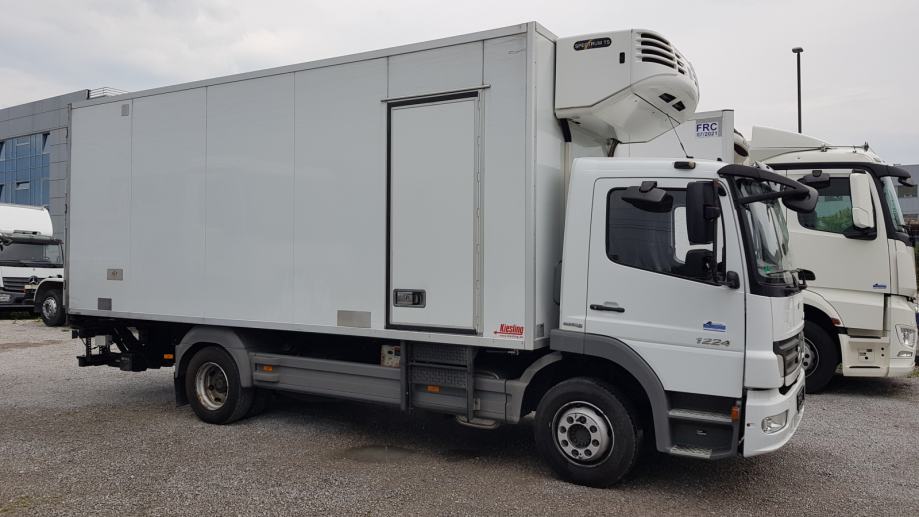 Mercedes-Benz ATEGO 1224L hladilnik 6.30m in nakl.rampa, 2010 god.