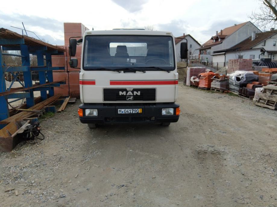 Man 8 163, 2000 god.