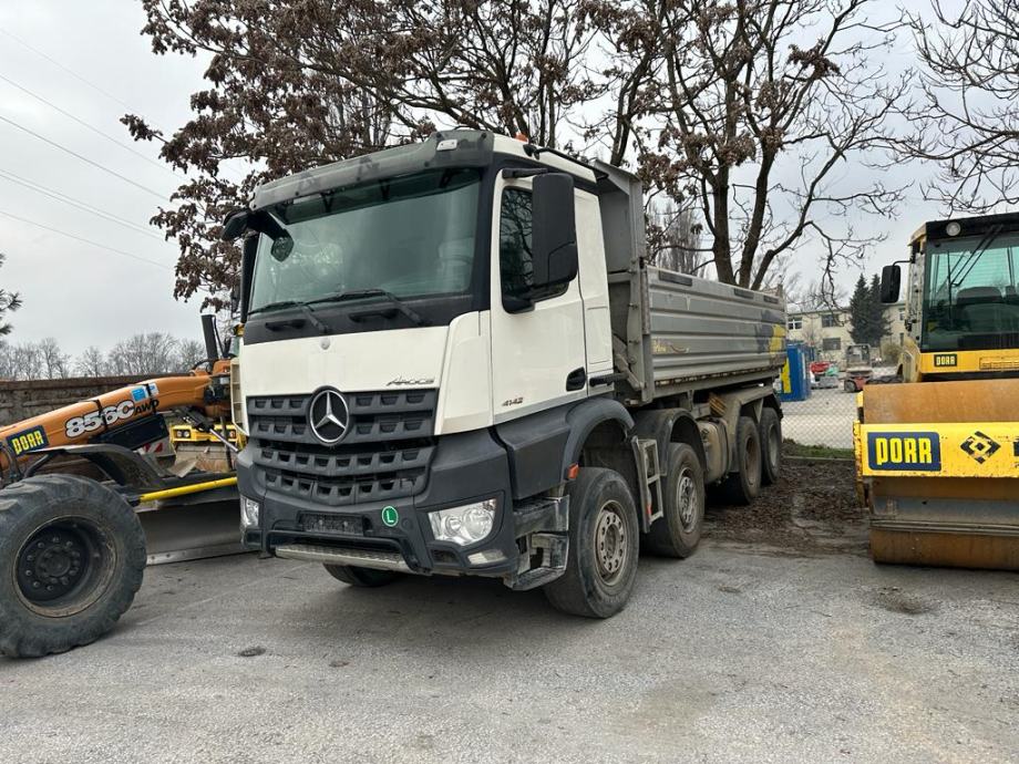 Mercedes Arocs 4145 kiper, 2015 god.