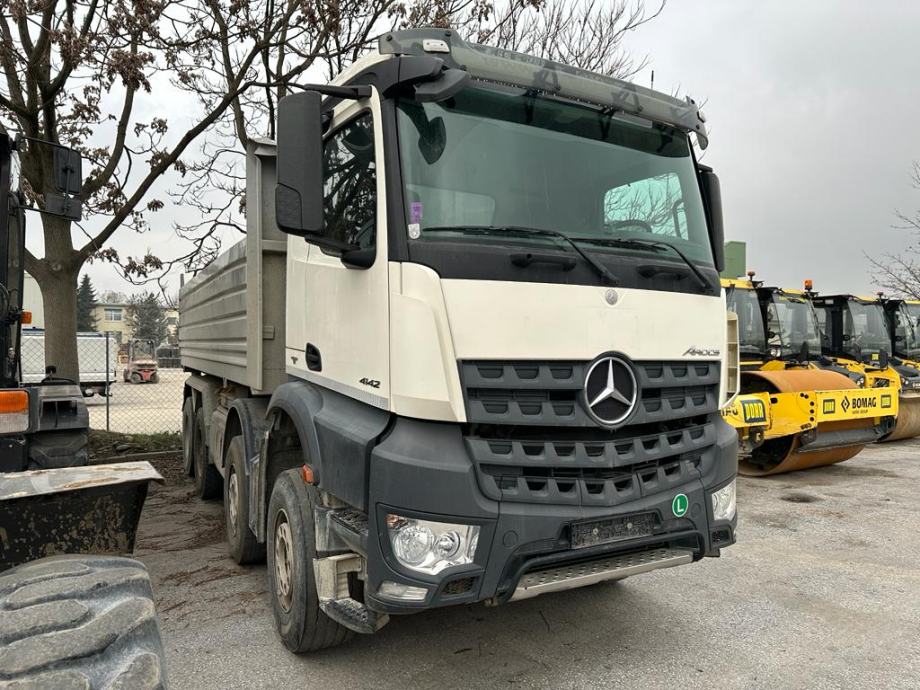 Mercedes Arocs 4145 kiper, 2015 god.