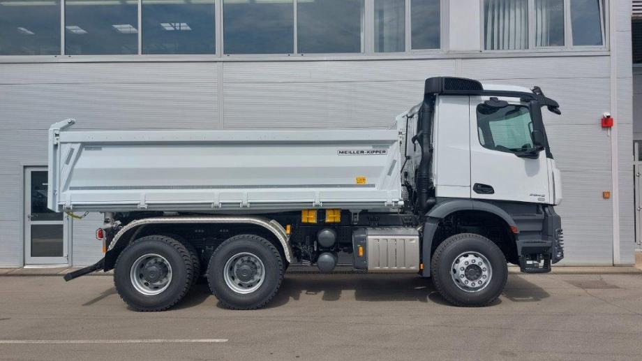 Mercedes-Benz Arocs 2645 K – trostrani kiper 6×4 - Bordmatik, 2024 god.