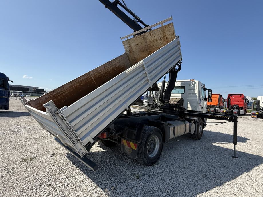 VOLVO FM 300 kiper kran Hiab 122-e3, 2006 god.